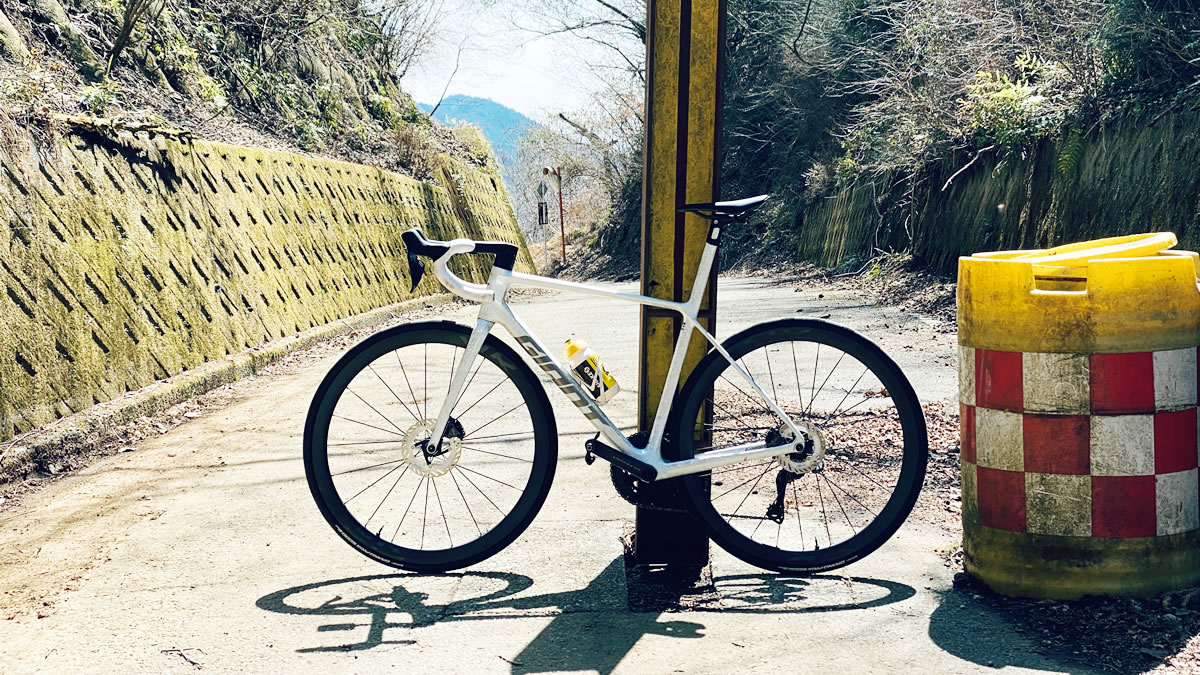 ジャイアント謹製「SLR 0 40 DBフックレスホイール」が気になります(-_-;) TCRのホイールをRoval Rapide CLXに交換して比べてみた結果！ | Boriko ...