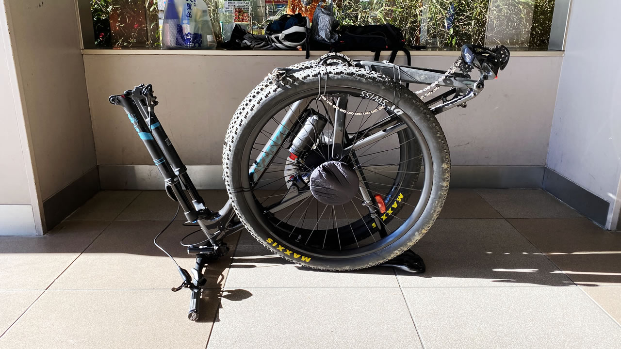 輪行の素晴らしさをマウンテンバイクにも！ モンベル・クイックキャリーLは29er MTBを収納できるか？ | Boriko Cycle｜ロードバイク ＆ マウンテンバイク ブログ