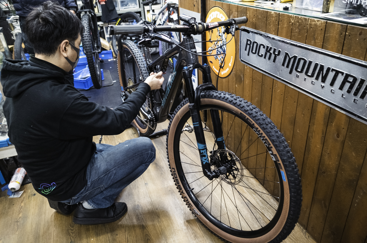 ロードバイクもマウンテンバイクも安全・安心に楽しめるのは頼れるプロショップがあってこそ！ 愛しのMTBがオーバーホールから帰ってきた！ | Boriko Cycle｜ロードバイク ...